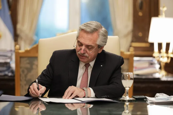 Promulgan la ley del Plan Nacional de Ciencia, Tecnología e Innovación 2030