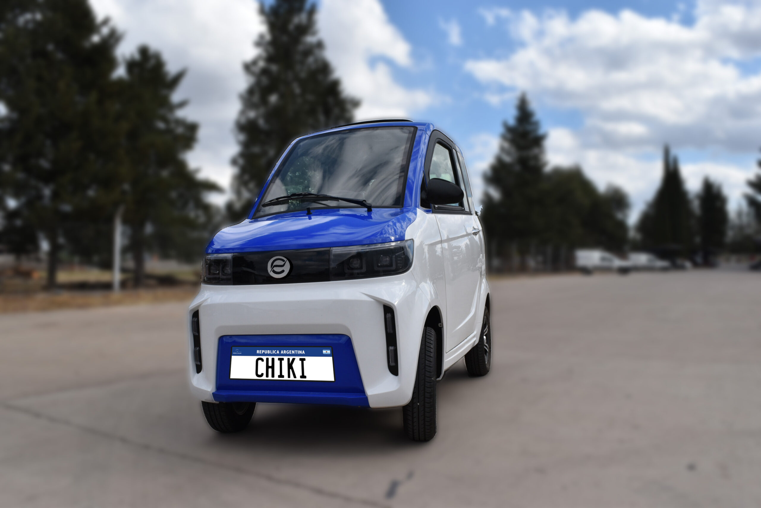 Coradir presentó una nueva versión de su auto eléctrico