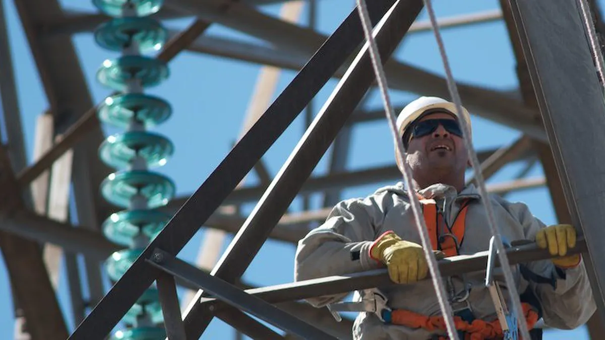 Transener advirtió que "el futuro del sistema eléctrico argentino pende ...
